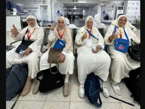 Four Moroccan sisters filled with happiness: they carry out the Hajj ...